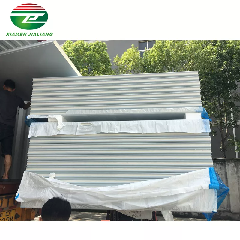 Effortless Installation of High-Density PIR Panels for Cold Rooms