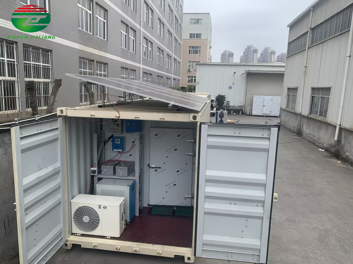 Humanized operation of container cold storage