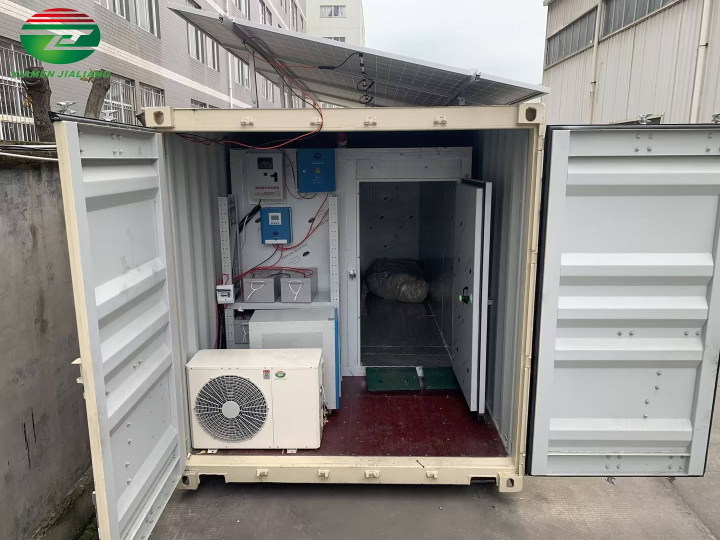 Seismic and wind resistant container cold storage
